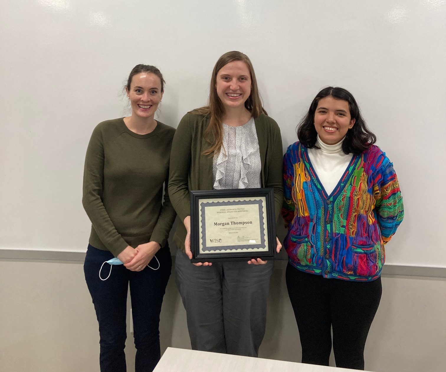 Helms Lab – Exploring the chemical ecology of multi-trophic interactions